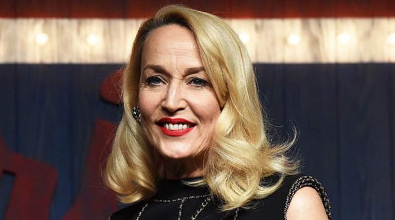 Jerry Hall Height, Weight, Body Measurements, Bra Size, Shoe Size