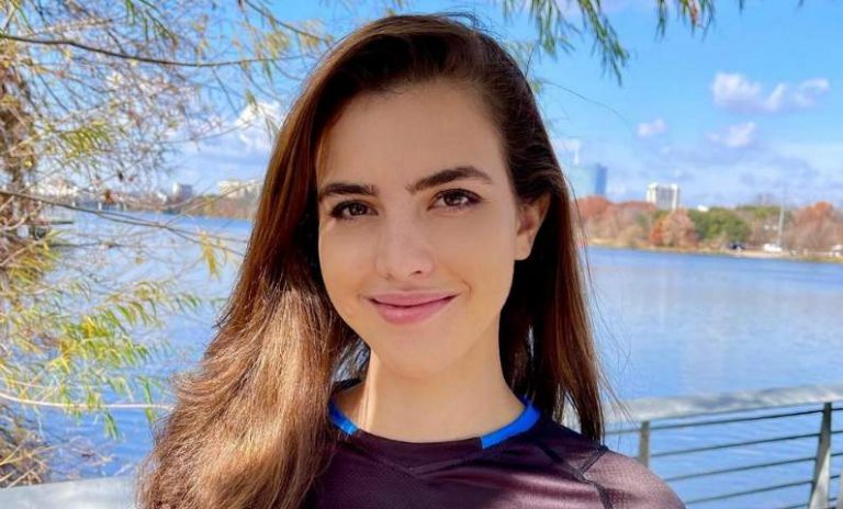 Alexandra Botez Height, Weight, Body Measurements, Bra Size, Shoe Size