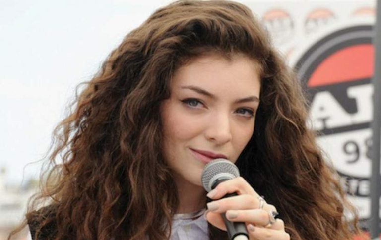Lorde Height, Weight, Body Measurements, Bra Size, Shoe Size