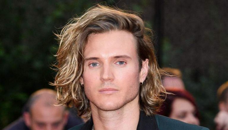 Dougie Poynter Height, Weight, Body Measurements, Shoe Size