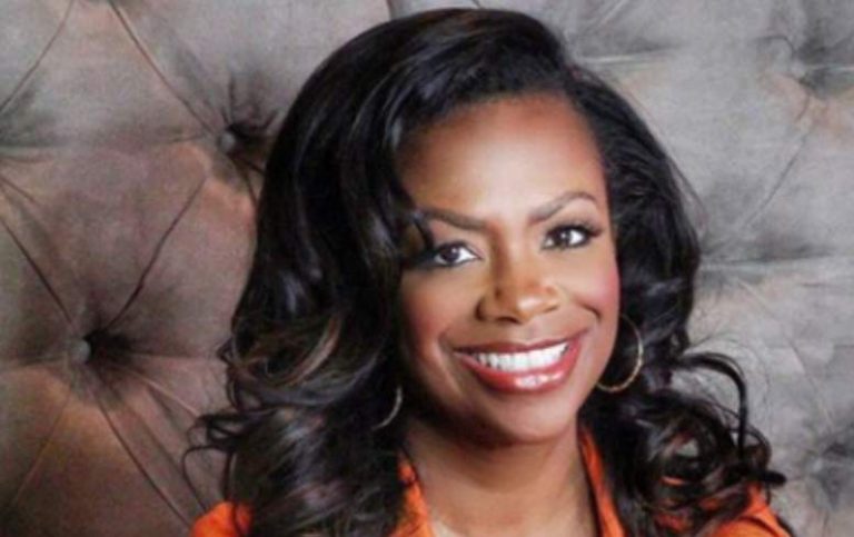 LaTocha Scott Height, Weight, Body Measurements, Bra Size, Shoe Size