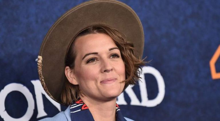 Brandi Carlile Height, Weight, Body Measurements, Bra Size, Shoe Size