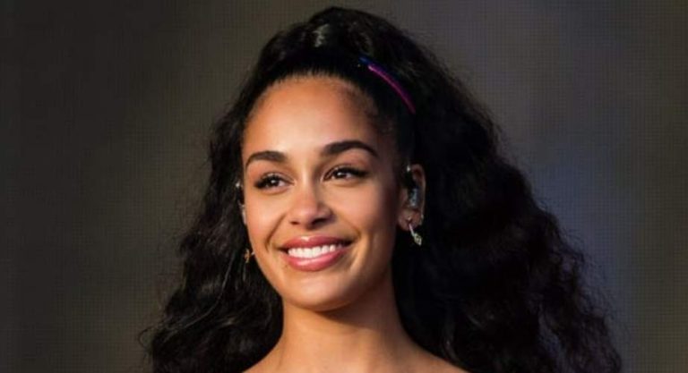 Jorja Smith Height, Weight, Body Measurements, Bra Size, Shoe Size
