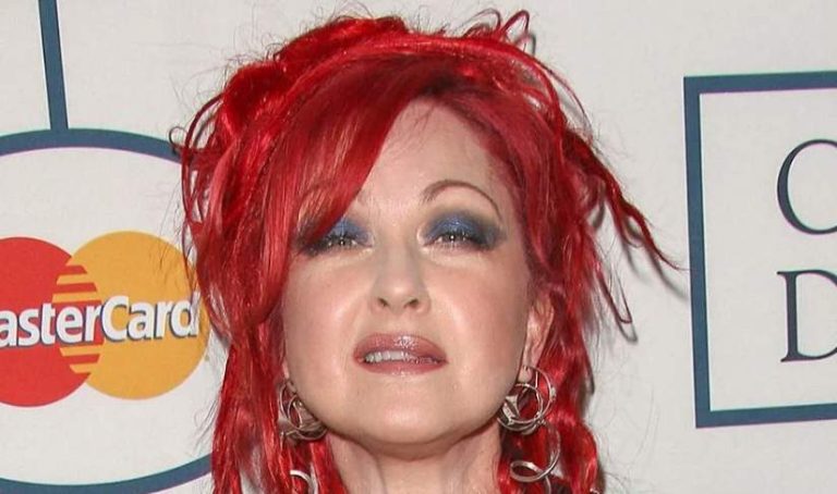 Cyndi Lauper Height, Weight, Body Measurements, Bra Size, Shoe Size