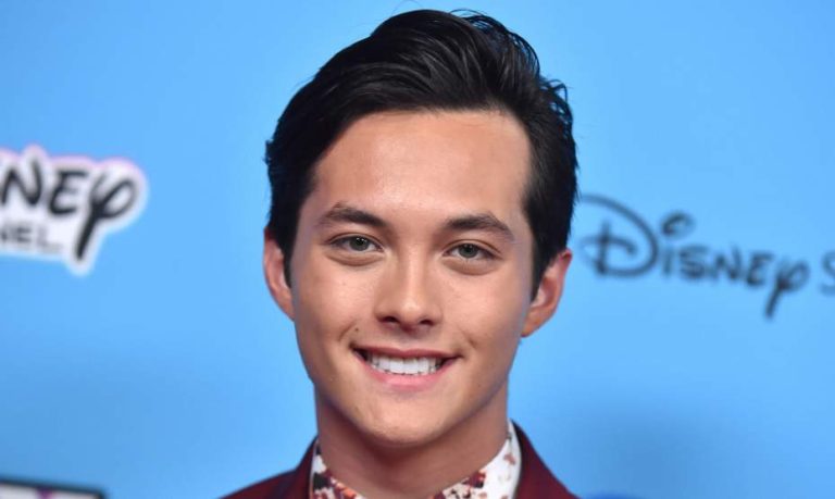 Laine Hardy Height, Weight, Body Measurements, Shoe Size