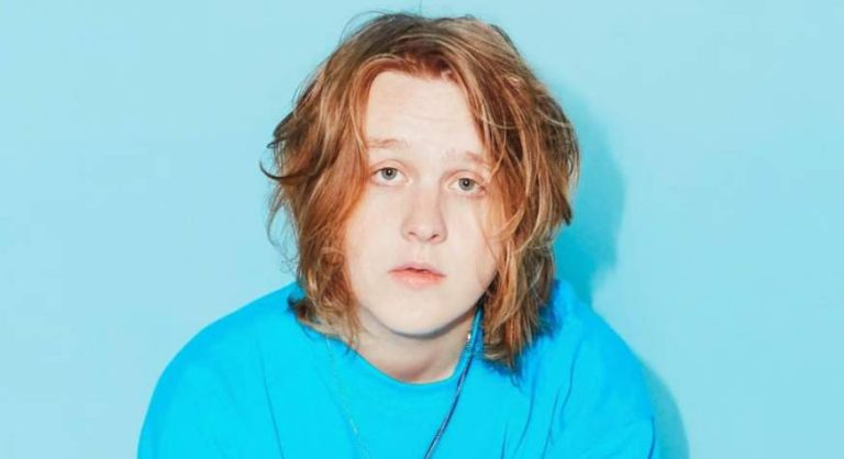 Lewis Capaldi Height, Weight, Body Measurements, Shoe Size