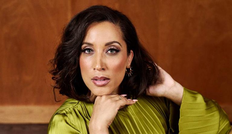 Robin Thede Height, Weight, Body Measurements, Bra Size, Shoe Size