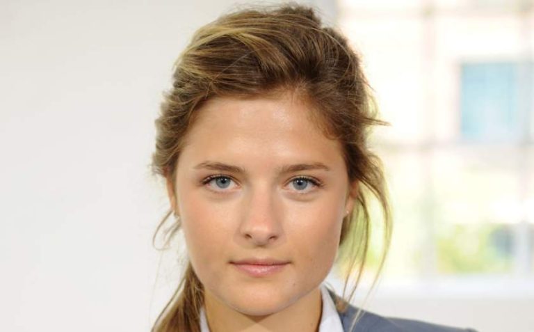Louisa Jacobson Height, Weight, Body Measurements, Bra Size, Shoe Size