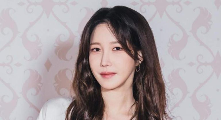 Lee Ji Ah Height, Weight, Body Measurements, Bra Size, Shoe Size