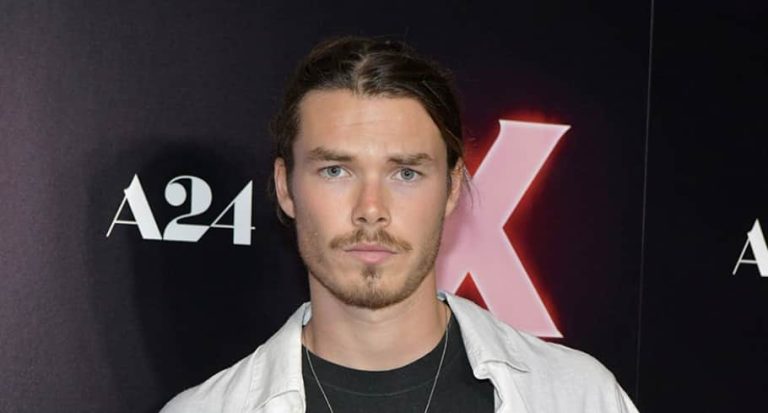 Sam Corlett Height, Weight, Body Measurements, Shoe Size