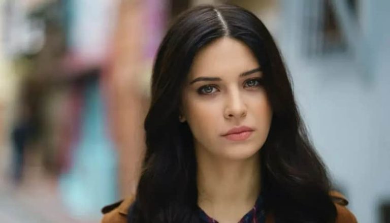 Devrim Özkan Height, Weight, Body Measurements, Bra Size, Shoe Size