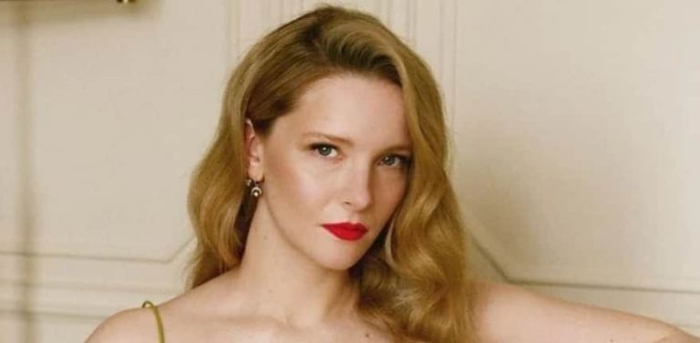 Morfydd Clark Height, Weight, Body Measurements, Bra Size, Shoe Size Morfydd Clark Height, Weight, Body Measurements, Bra Size, Shoe Size