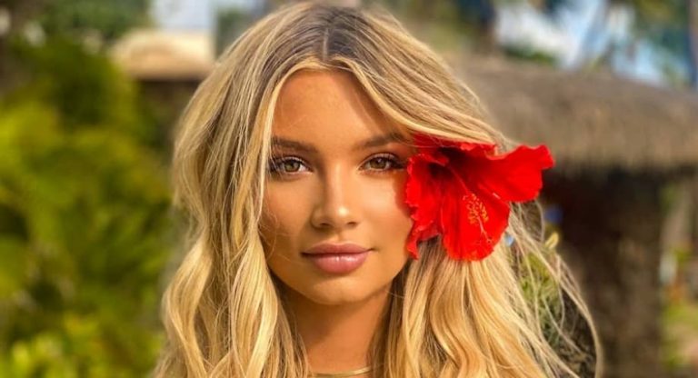 Alexa Collins Height, Weight, Body Measurements, Bra Size, Shoe Size